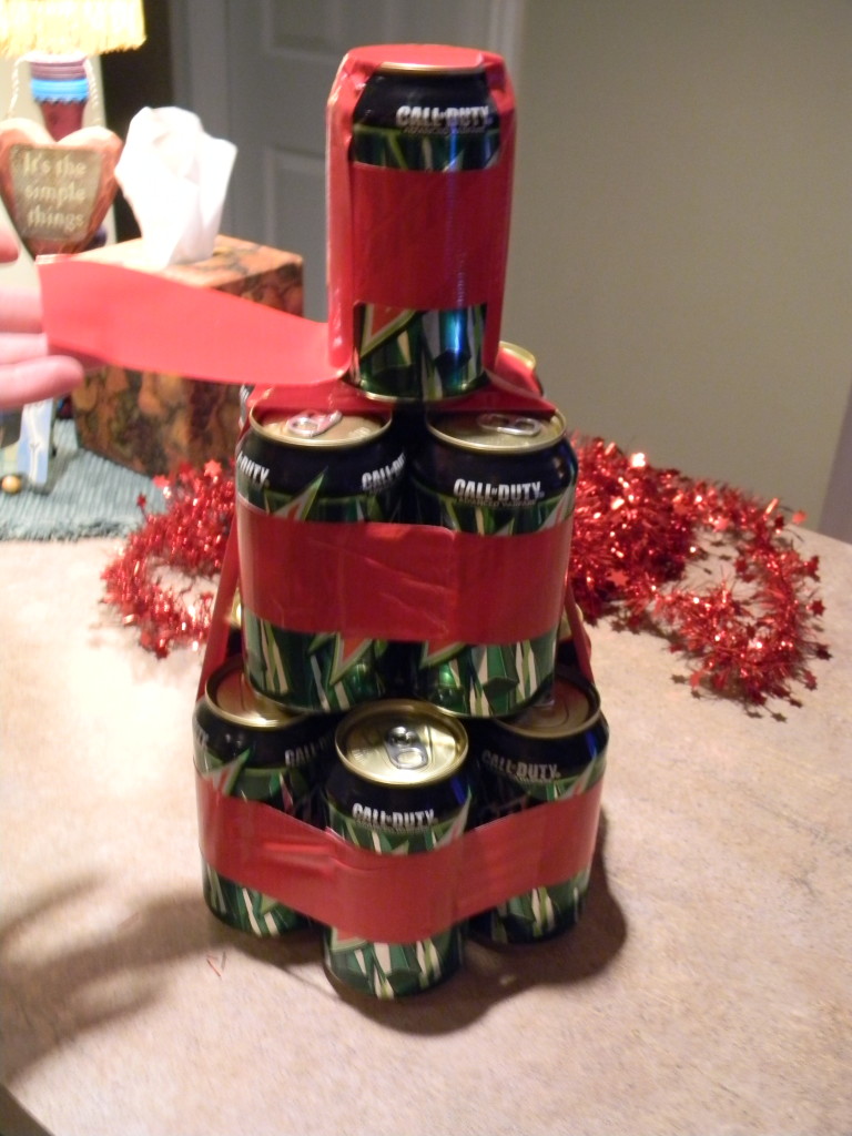 BEER & POP CAN CHRISTMAS TREE GIFT! - JOYFUL DAISY